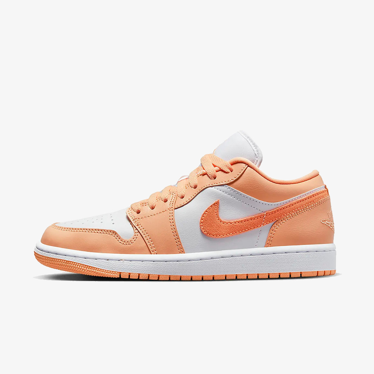 NIKE Спортни обувки NIKE Спортни обувки Air Jordan 1 Low | Buzz ...